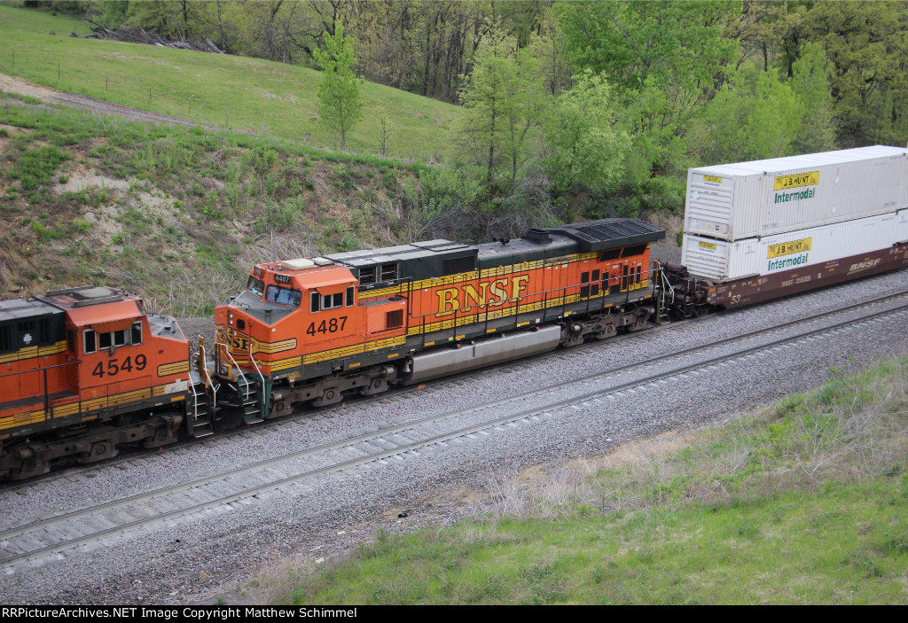BNSF 4487